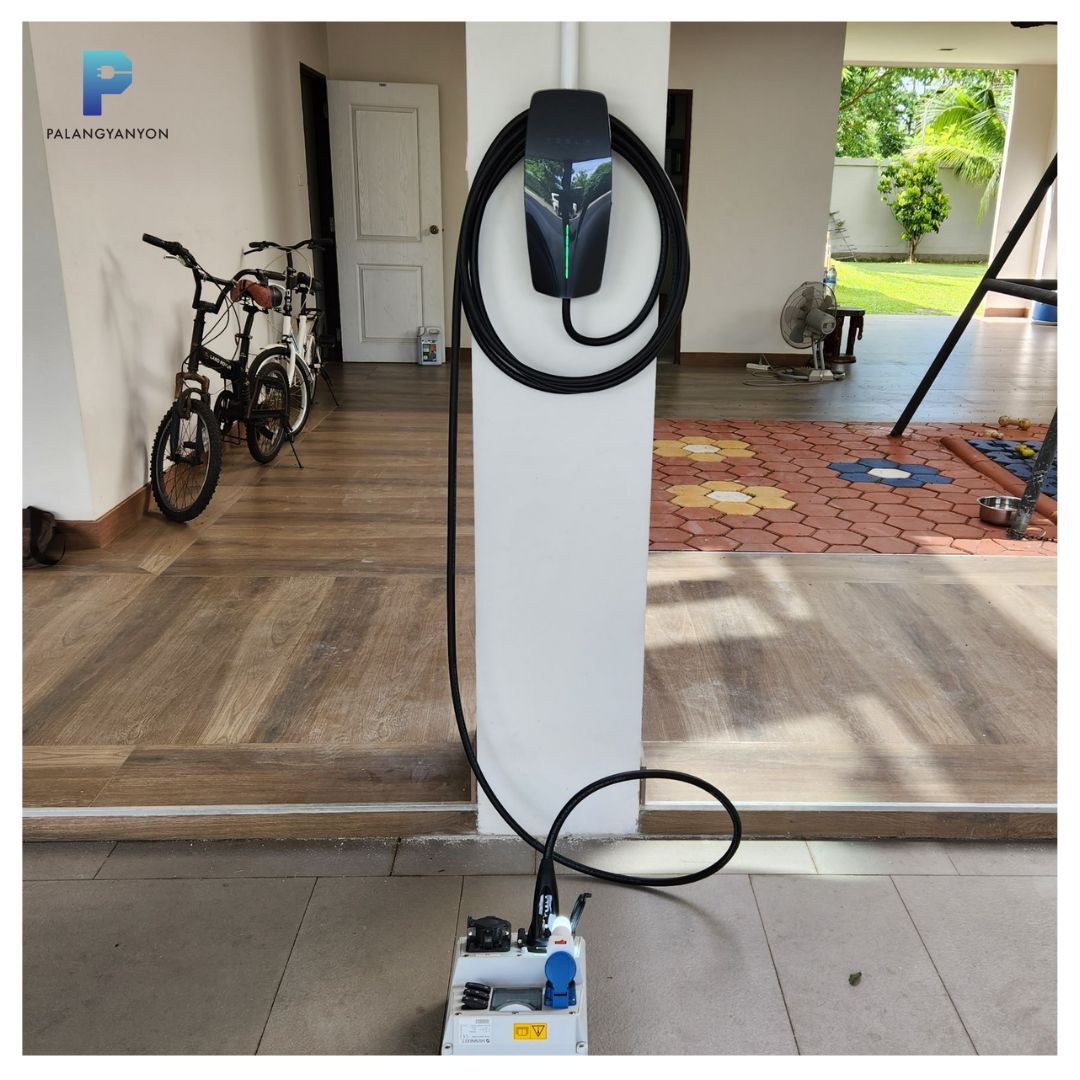 Tesla Universal Wall Connector - EV Charger - พลังยานยนต์